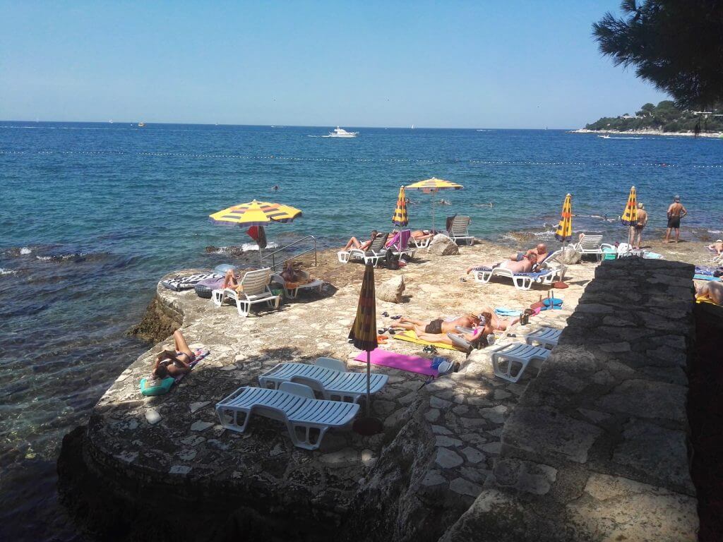 Las mejores playas de Istria (Croacia) para ir con niños ~ Loca ...